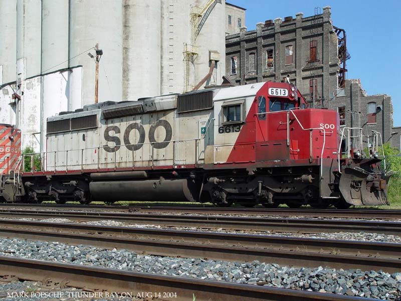 SD40-2 6613
